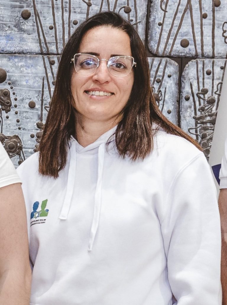 About Ach Gadol - אח גדול